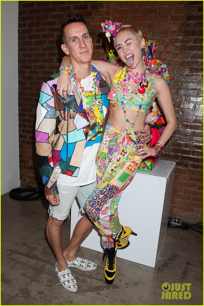 Miley Cyrus Makes a Colorful Splash at Jeremy Scott Show!: Photo ...