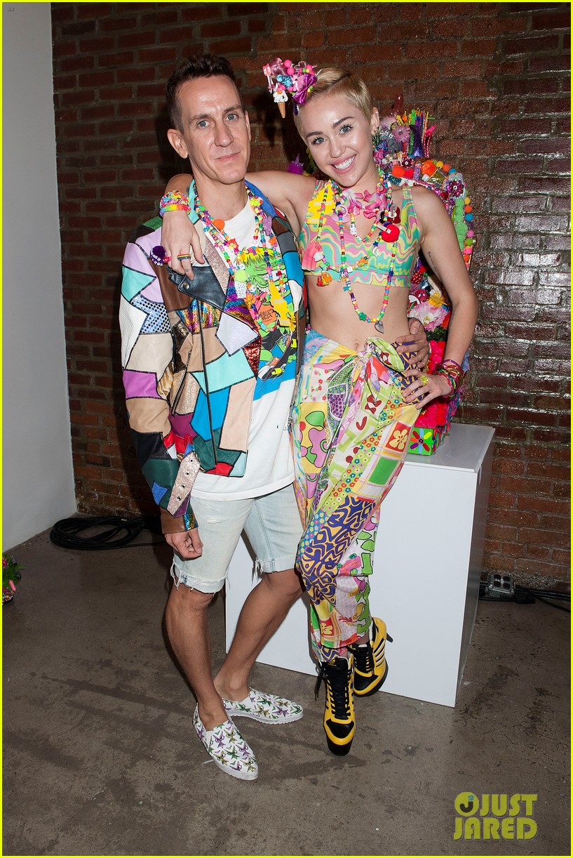 Miley Cyrus Makes a Colorful Splash at Jeremy Scott Show!: Photo ...