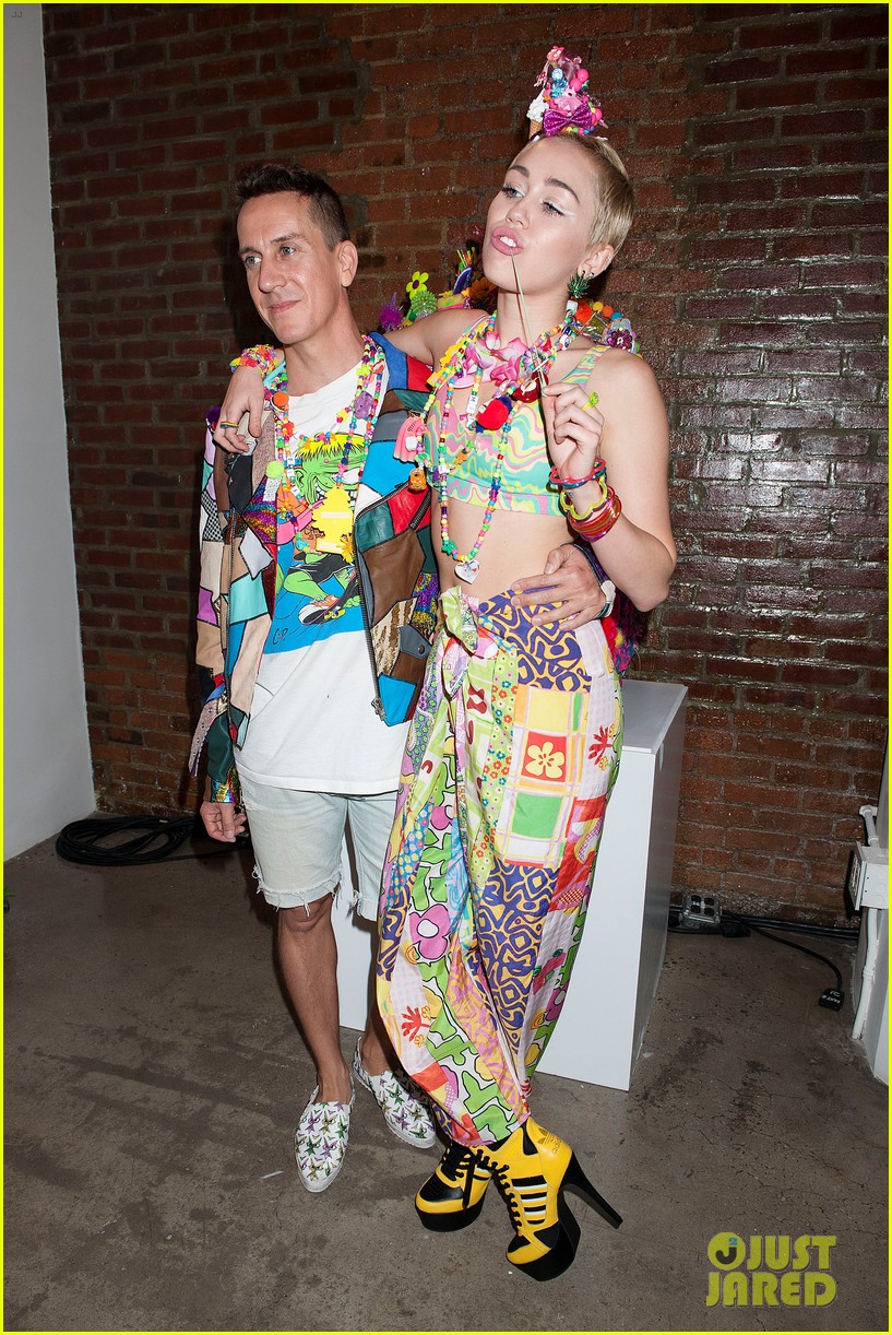 Miley Cyrus Makes a Colorful Splash at Jeremy Scott Show!: Photo ...
