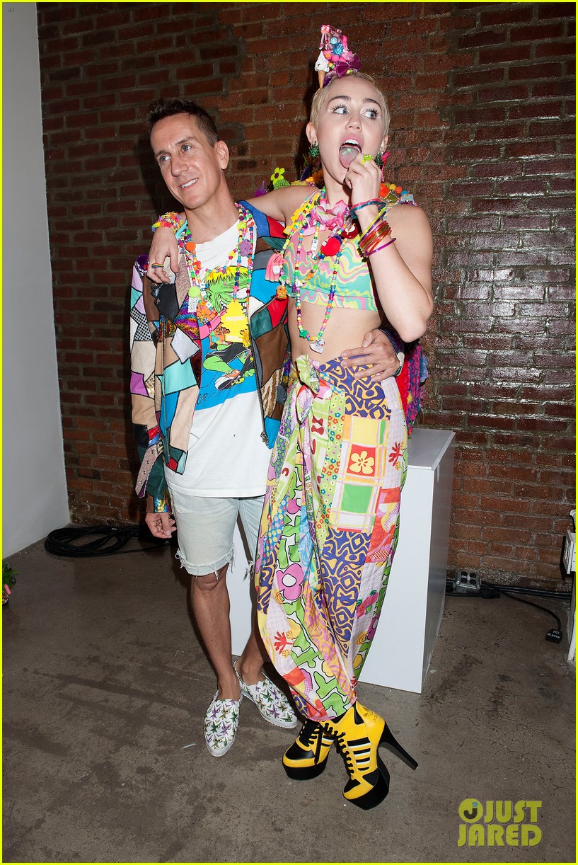 Miley Cyrus Makes a Colorful Splash at Jeremy Scott Show!: Photo ...