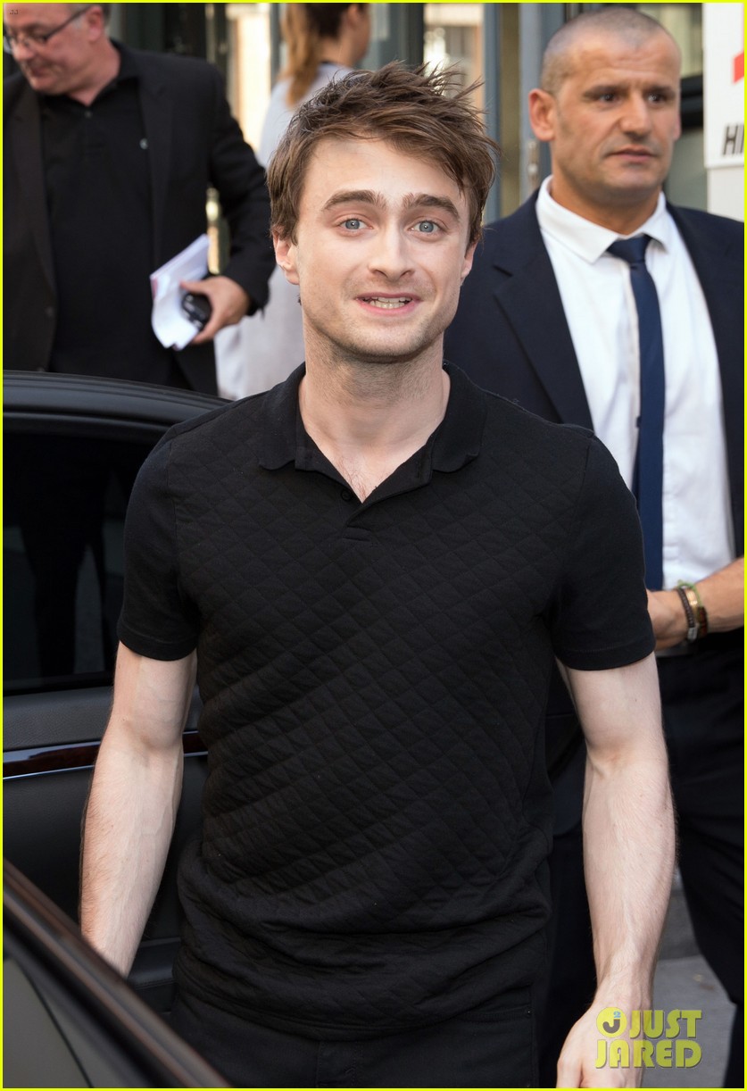 Daniel Radcliffe Suits Up for Paris Premiere of New Movie 'Horns ...