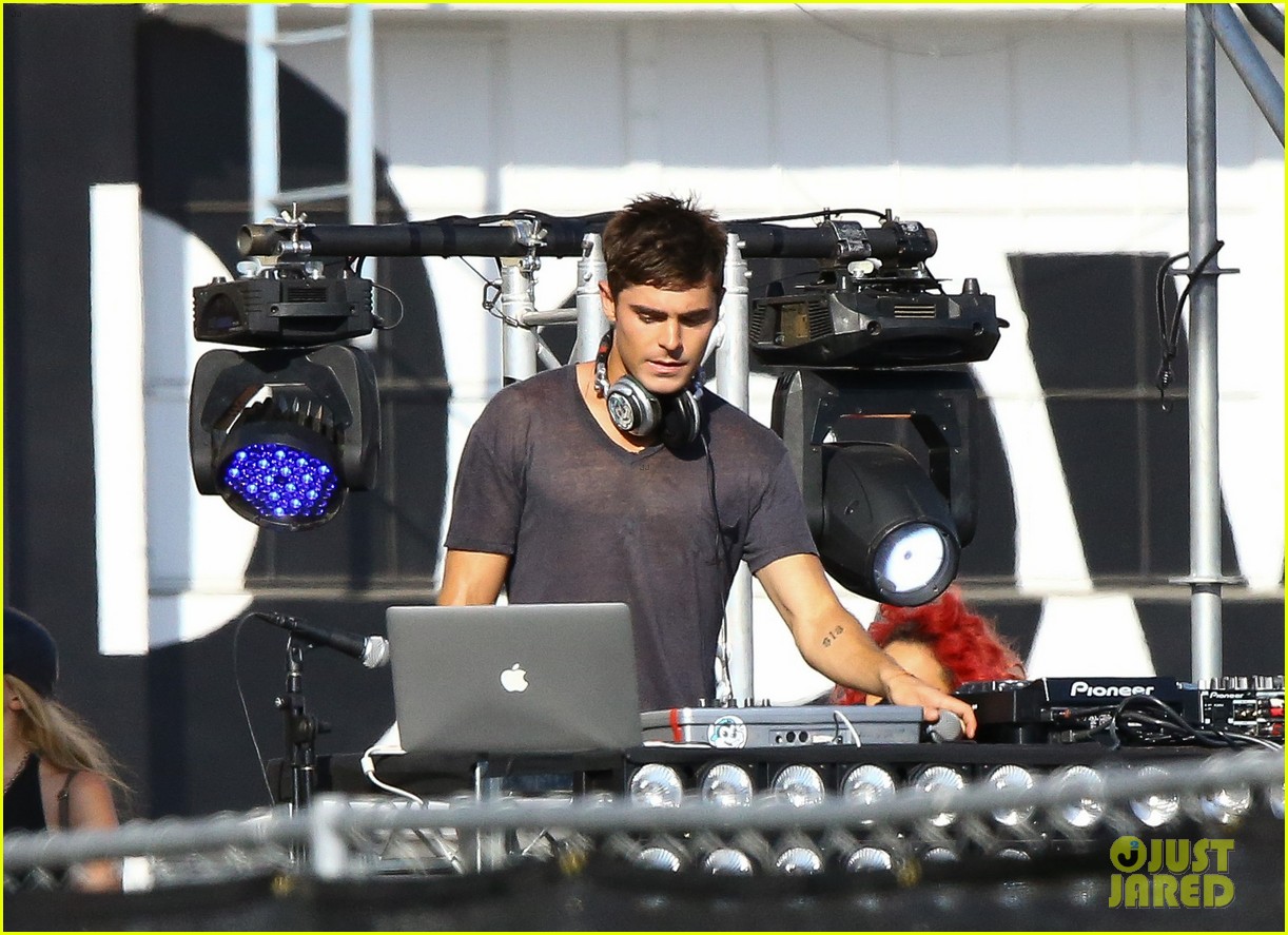 Zac Efron's Tickle Fest with Wes Bentley Is the Cutest Thing Ever ...