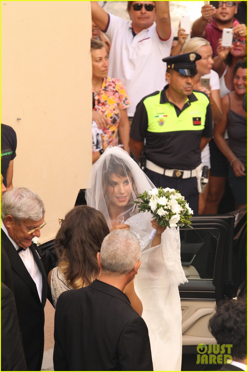 Elisabetta Canalis Marries Surgeon Brian Perri - See the Wedding Dress ...
