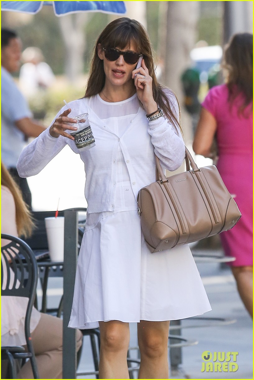 Jennifer Garner Says Capital One's Venture Card Stops Airline Seat Rip ...