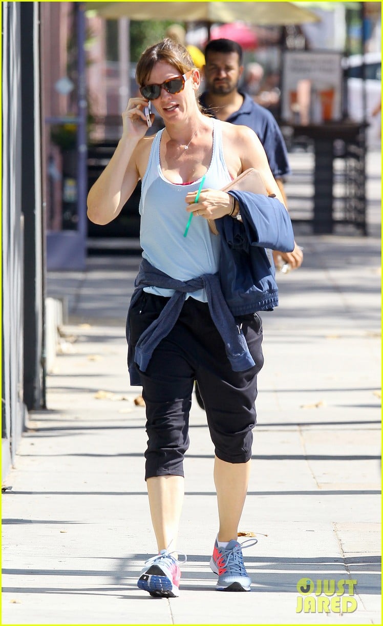 Jennifer Garner Explains Why She Isn't On Instagram or Twitter: Photo ...