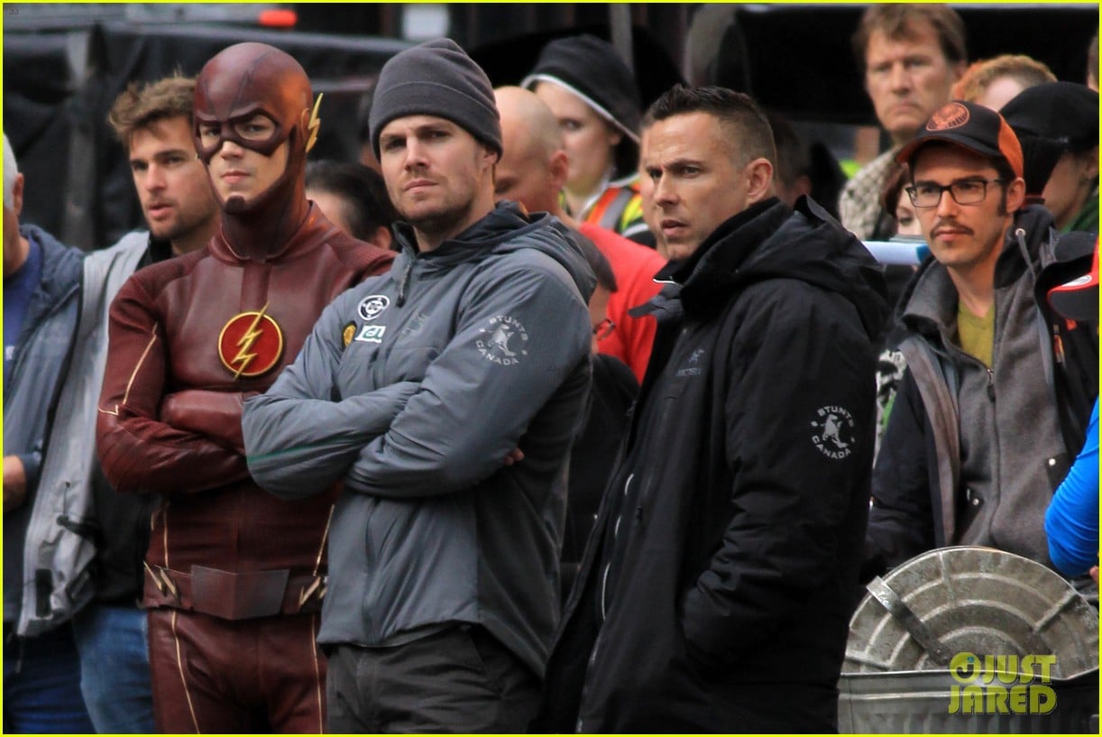 Grant Gustin & Stephen Amell Shoot 'The Flash' & 'Arrow' Crossover in Vancouver - See the Pics ...