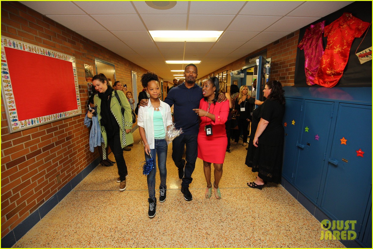 Jamie Foxx Quvenzhane Wallis Take Annie To Minnesota For School