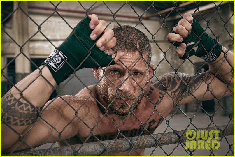 Nick Jonas & Matt Lauria Are Shirtless Hunks in These New 'Kingdom ...