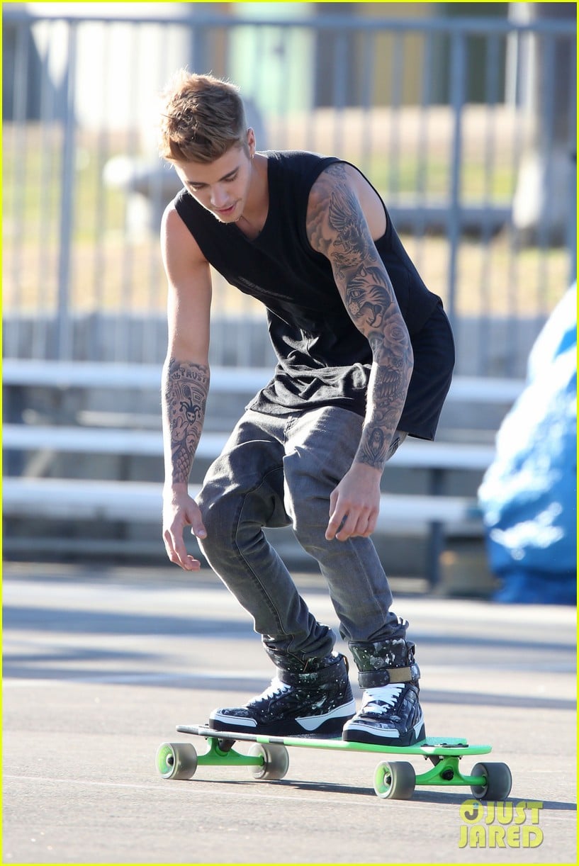 Justin Bieber Shows Off His Sporty Side in Venice Beach: Photo 3203727 ...