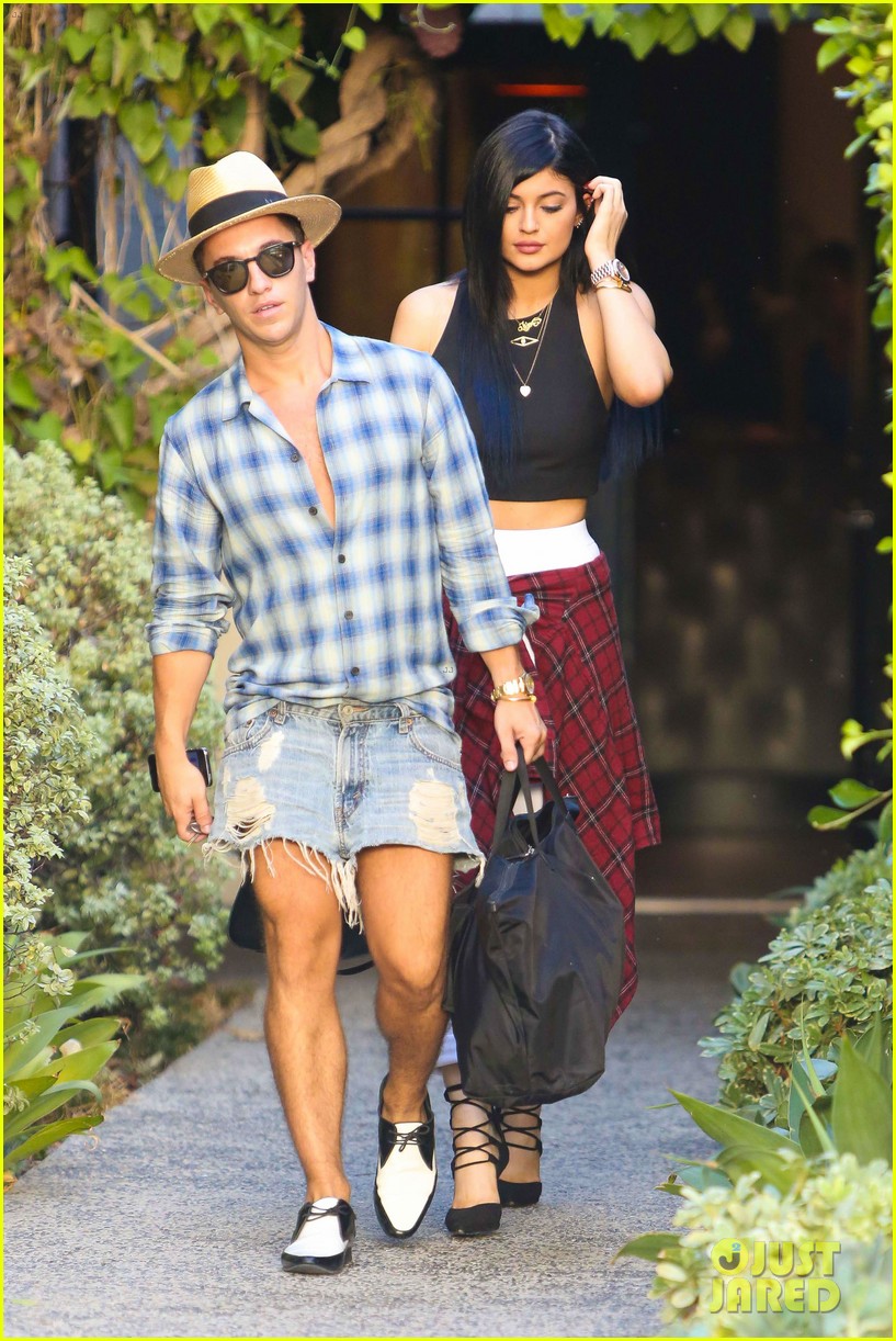 Kylie Jenner Calls Her Sense of Style 'Girly Goth' & 'Super Edgy ...