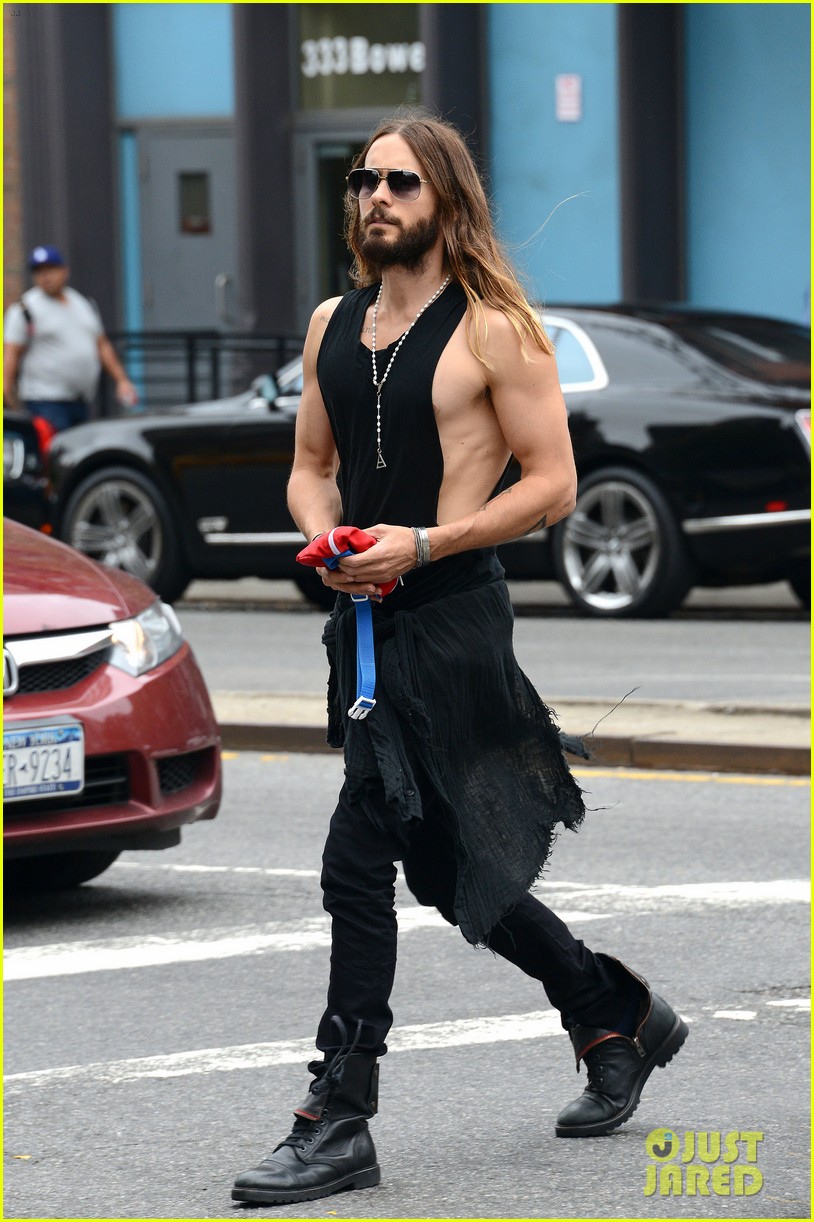 Jared Leto's Muscles Are on Full Display for Big Apple Outing!: Photo ...