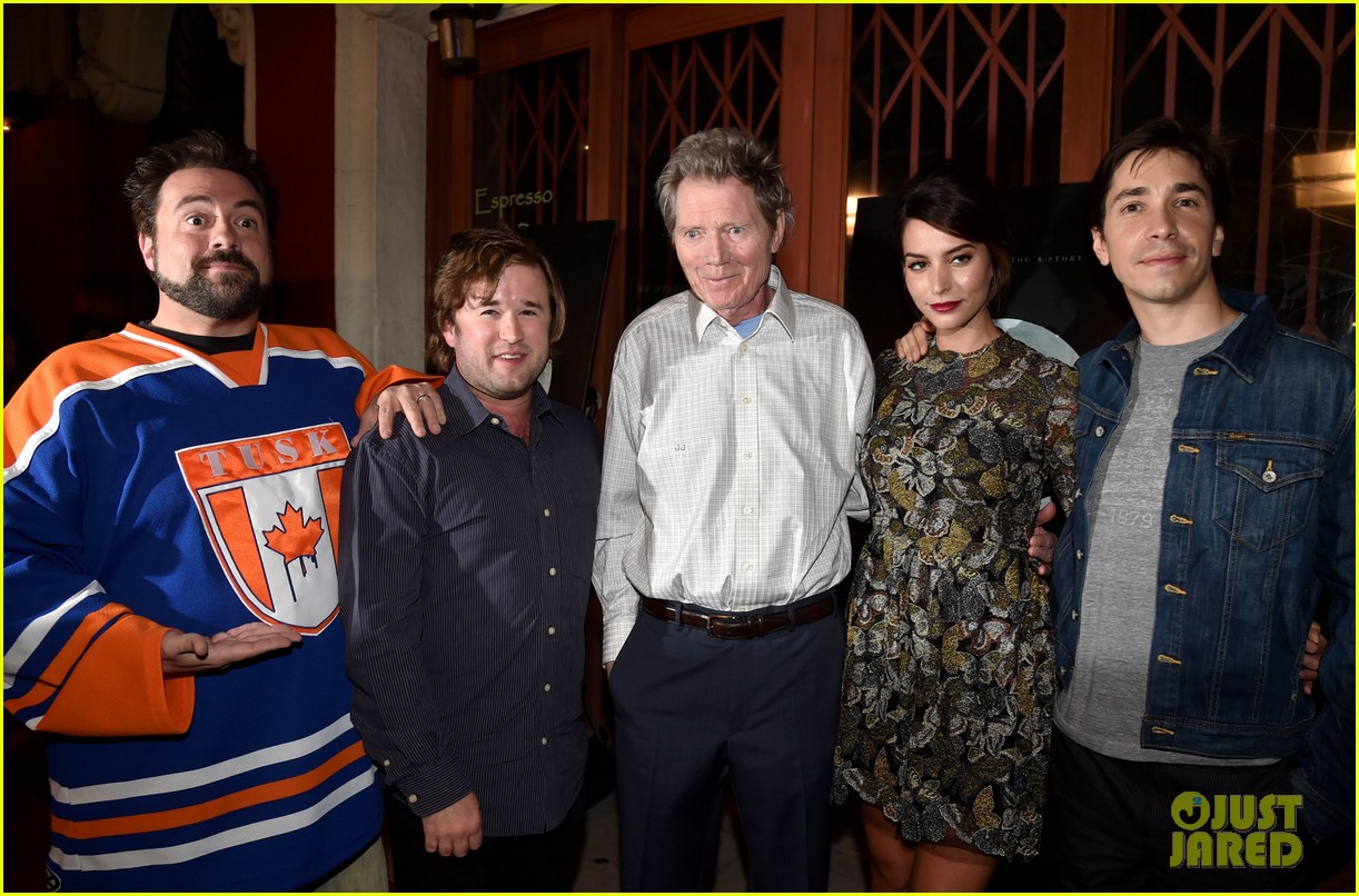 Justin Long & Haley Joel Osment Keep It Casual for 'Tusk' Los Angeles ...