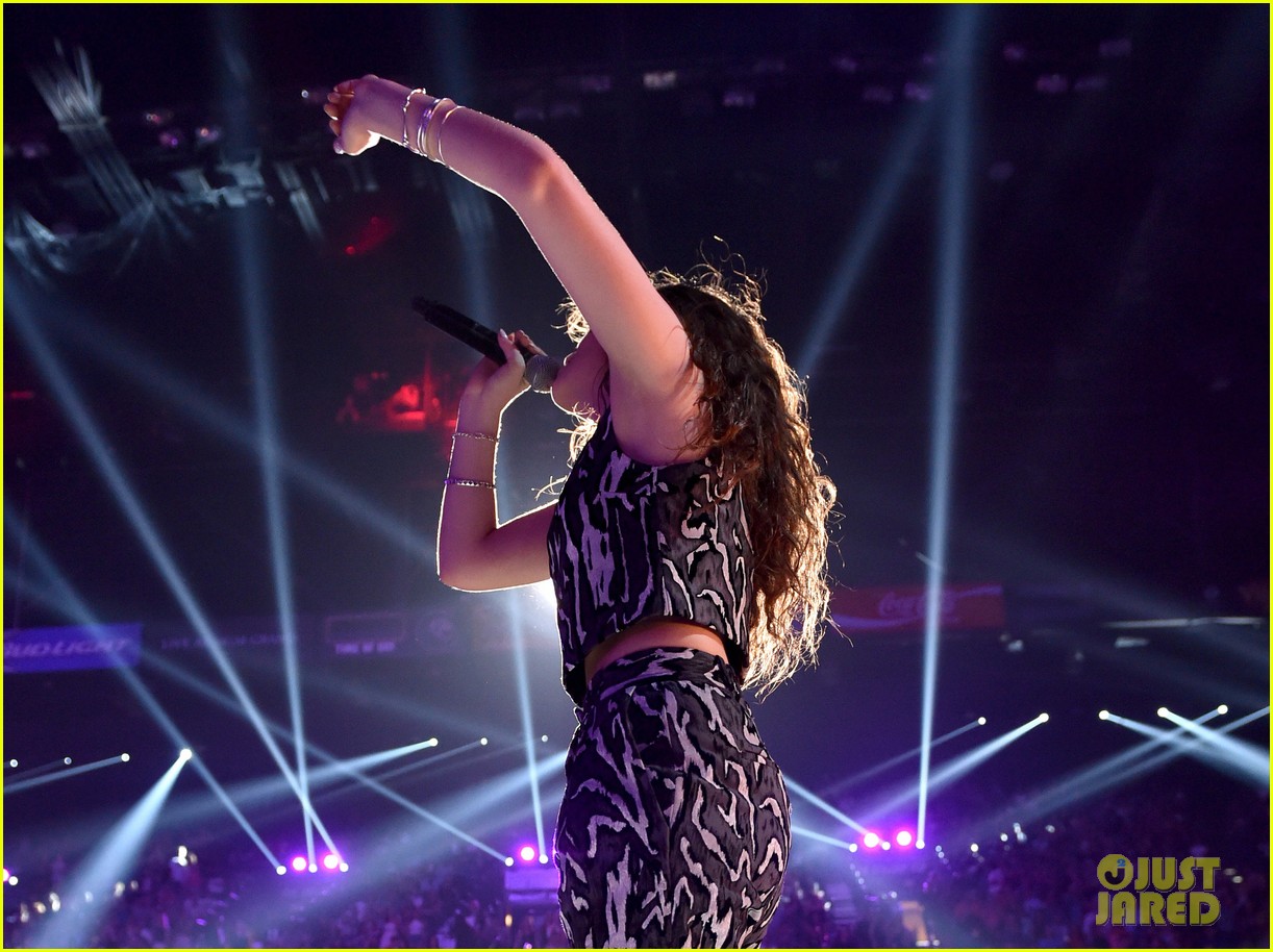 Lorde Rocks Out at iHeartRadio Music Festival 2014 - Full Video!: Photo ...