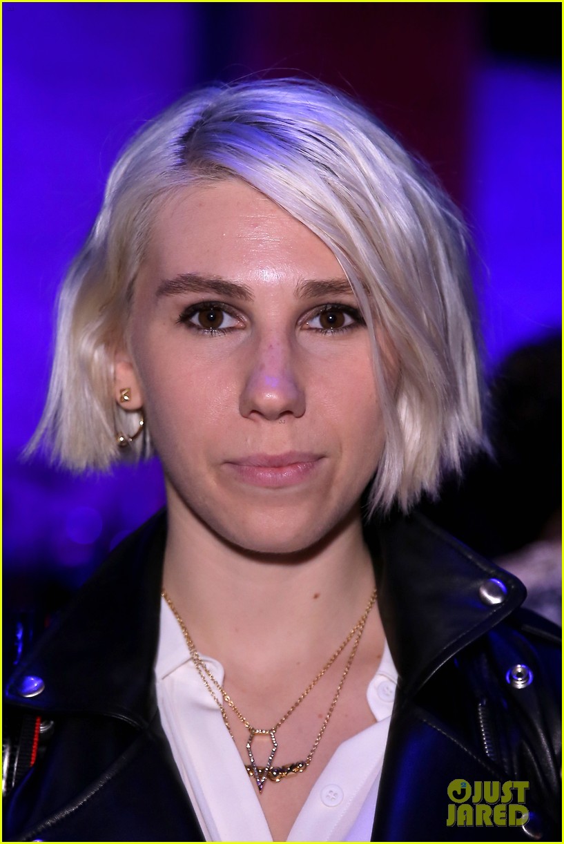 Girls' Zosia Mamet Debuts Platinum Blonde Hair During NYFW: Photo ...