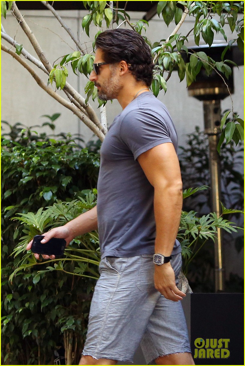 Joe Manganiello Gets Even More Ripped For 'Magic Mike XXL': Photo ...