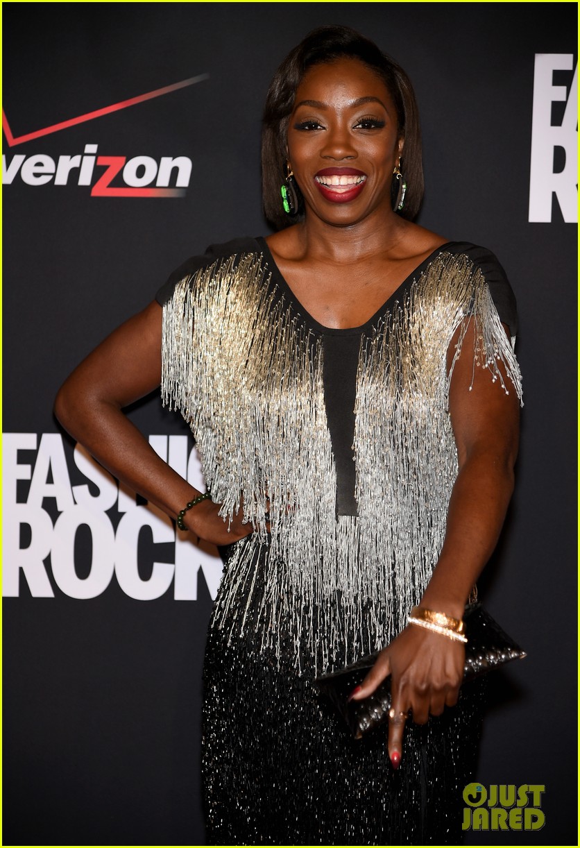 Nicki Minaj's Sexy Cleavage Heats Up Fashion Rocks 2014: Photo 3193757 ...