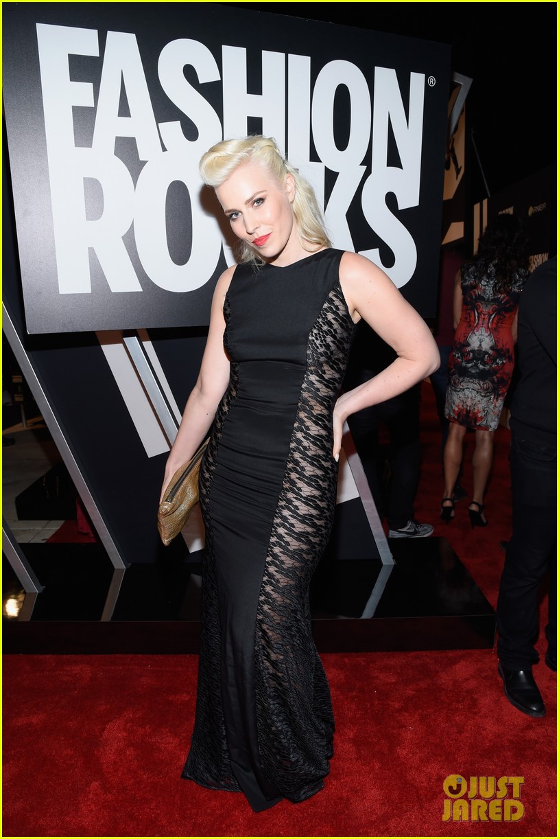 Nicki Minaj's Sexy Cleavage Heats Up Fashion Rocks 2014: Photo 3193760 ...