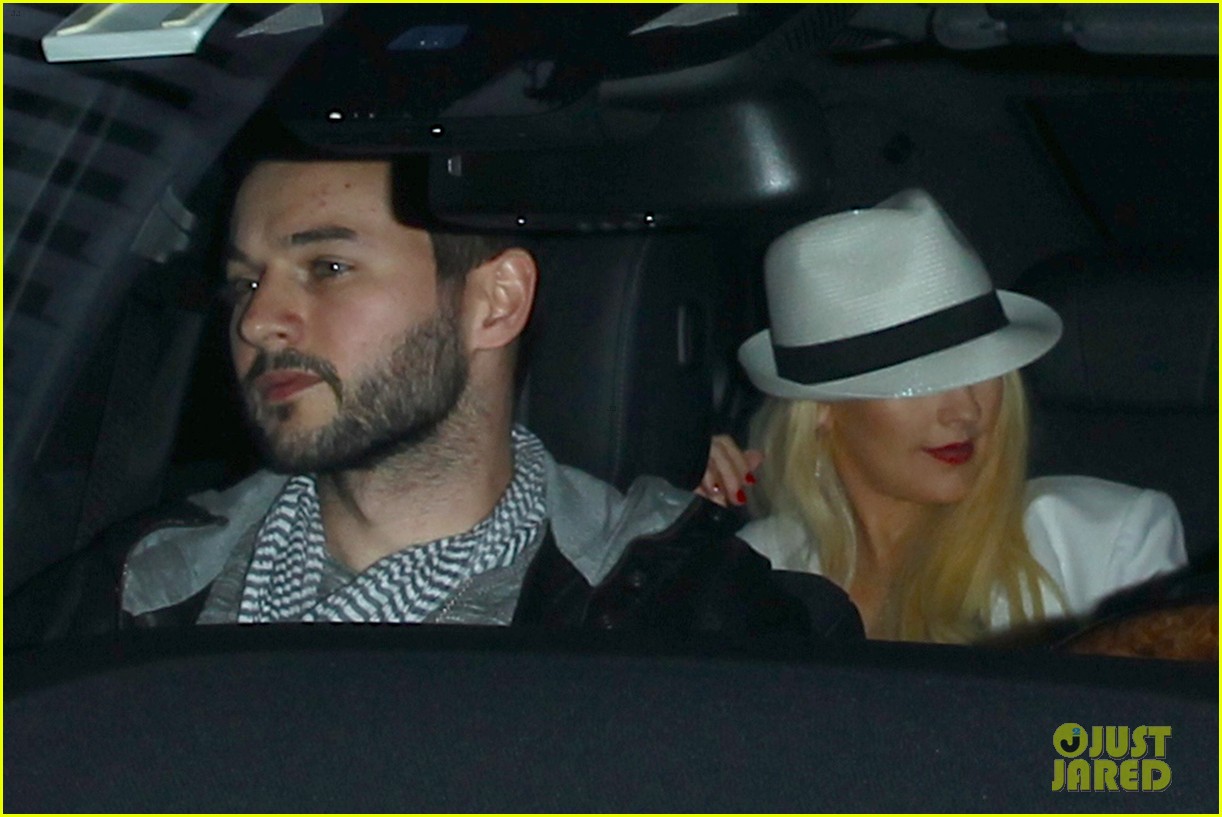 Full Sized Photo Of Rihanna Christina Aguilera Dine Tables Away At Same Restaurant 04 Photo full-sized-photo-of-rihanna-christina-aguilera-dine-tables-away-at-same-restaurant-04-photo