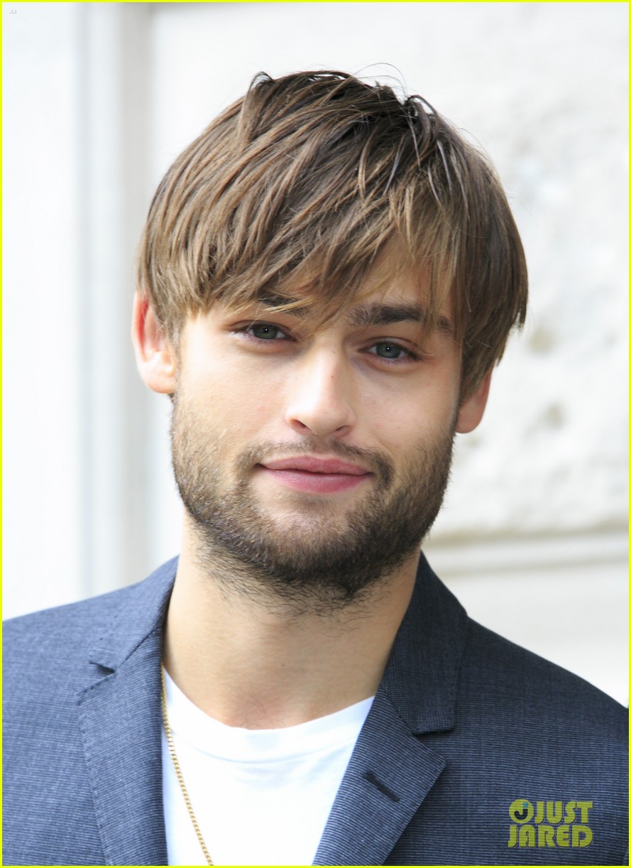 Douglas Booth & Sam Claflin: 'The Riot Club' Photo Call with Holliday ...
