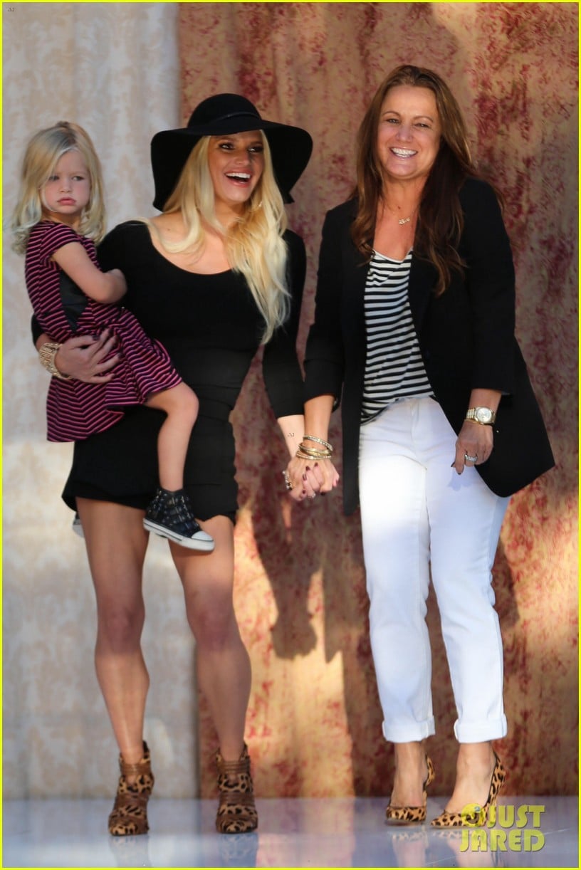 Jessica Simpson Takes Cutest Family Pics at Nordstrom Event: Photo ...