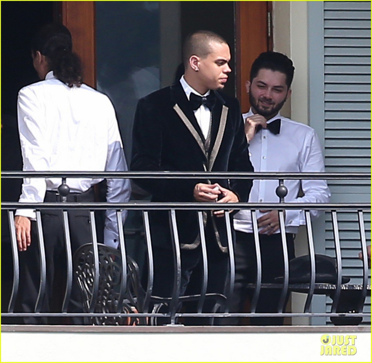 Ashlee Simpson's Wedding Dress Revealed - See Pics From Her Wedding ...