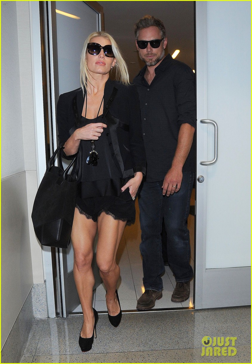 Jessica Simpson Flaunts Her Amazing New Figure Before Leaving Town ...