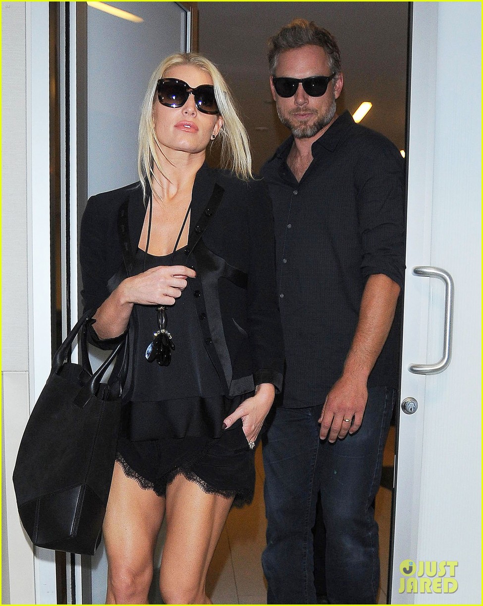 Jessica Simpson Flaunts Her Amazing New Figure Before Leaving Town ...