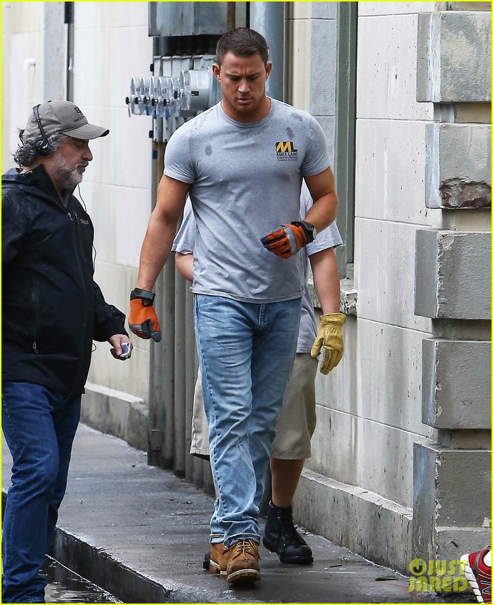 Channing Tatum Flaunts Buff Muscles on 'Magic Mike XXL' Set: Photo ...