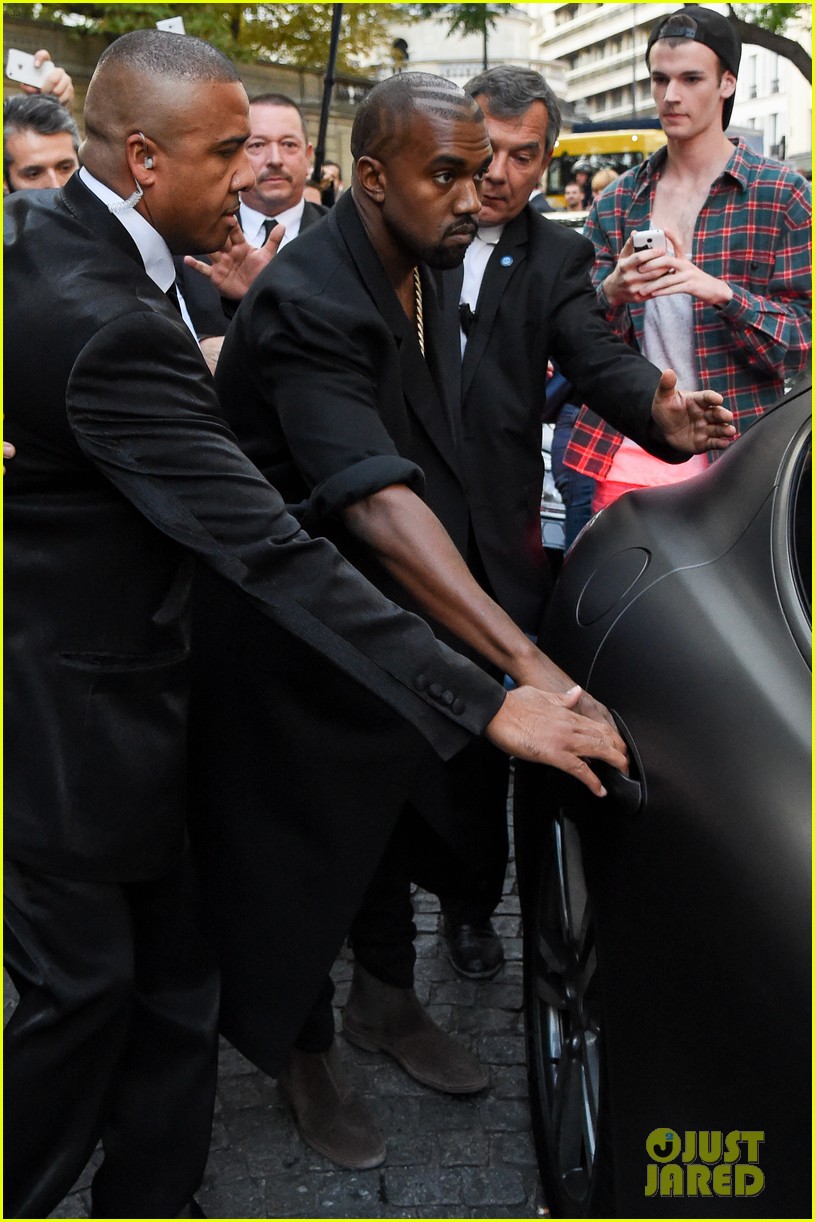 Kanye West Reacts to Boos After Late Fashion Show Arrival - Watch Now ...