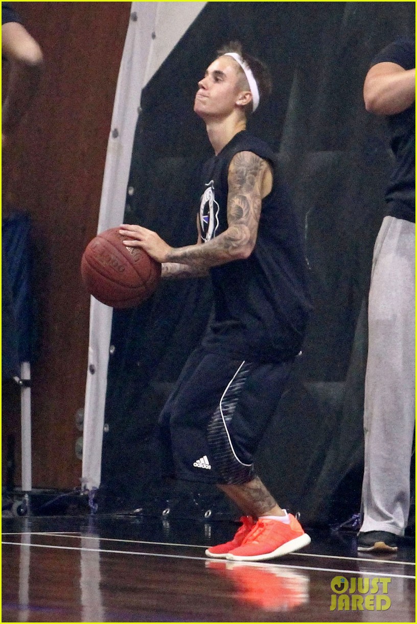 Justin Bieber Shows Off His Basketball Skills in Rome: Photo 3214958 ...