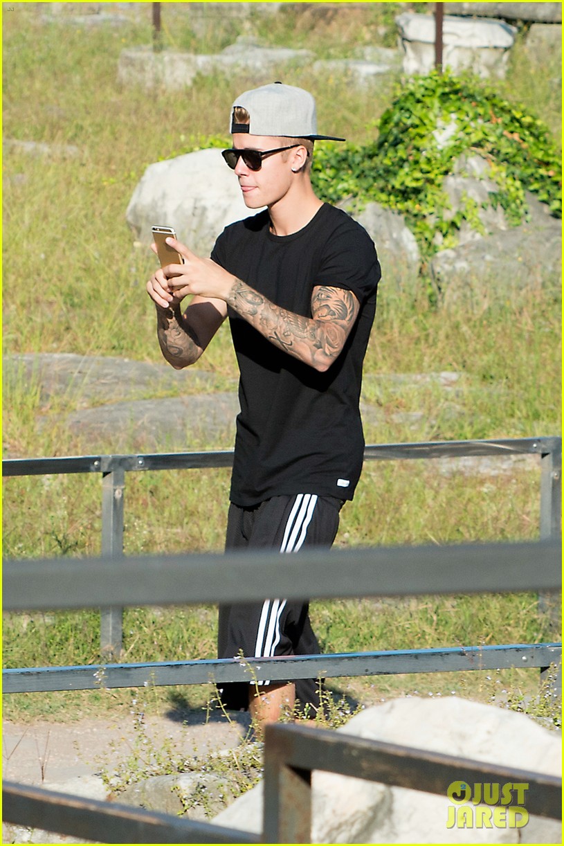 Justin Bieber Captures the Beautiful Roman Sights on His Phone: Photo ...
