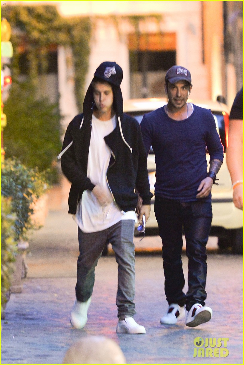 Justin Bieber & Dad Jeremy Take In The Wonders of Rome: Photo 3213881 ...