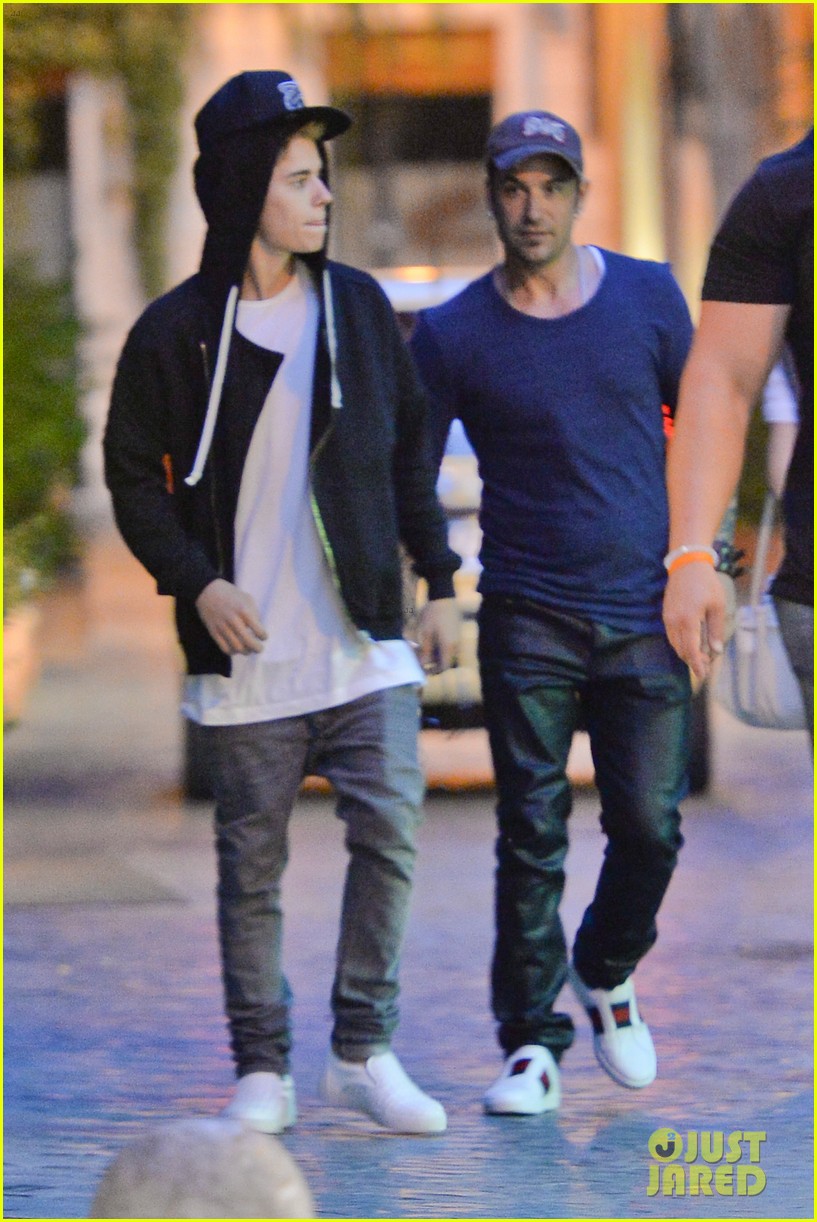 Justin Bieber & Dad Jeremy Take In The Wonders of Rome: Photo 3213882 ...