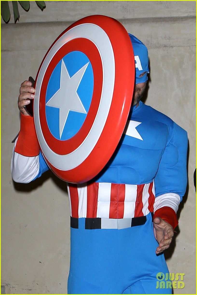 Gerard Butler Becomes Captain America & Still Gets Recognized By His ...