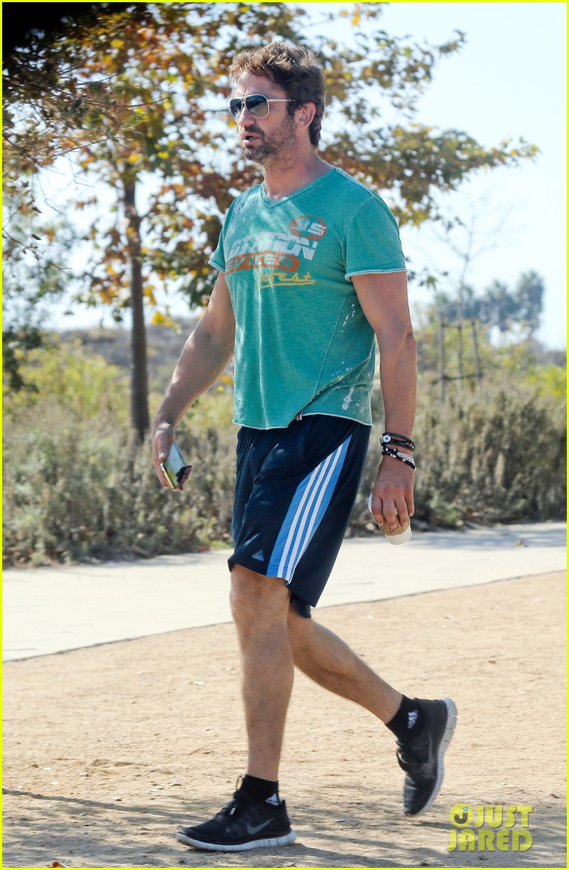 Gerard Butler Says It's Important to Have Strong Men as Role Models ...