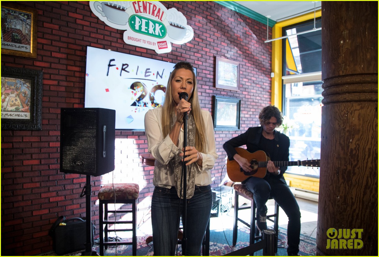 Colbie Caillat Sings 'Smelly Cat' at 'Friends' Central Perk Shop: Photo ...