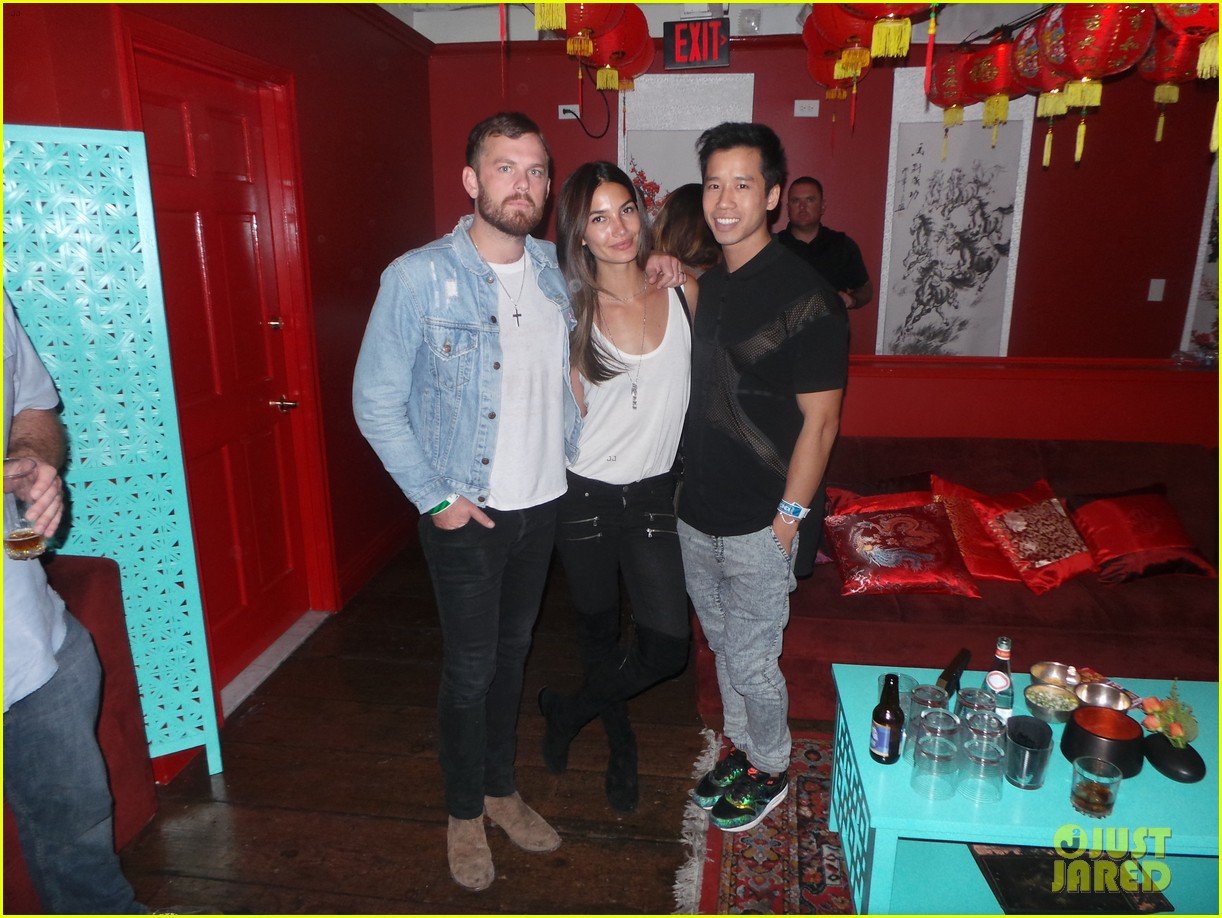 Caleb & Jared Followill Get Love & Support From Their Supermodel Wives ...