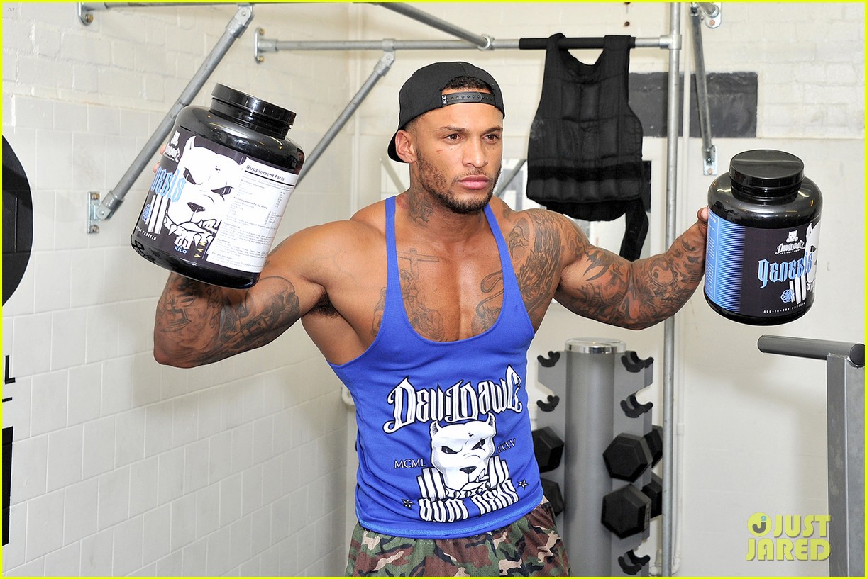 Kelly Brook's Ex Fiance David McIntosh Poses Shirtless & is Insanely ...