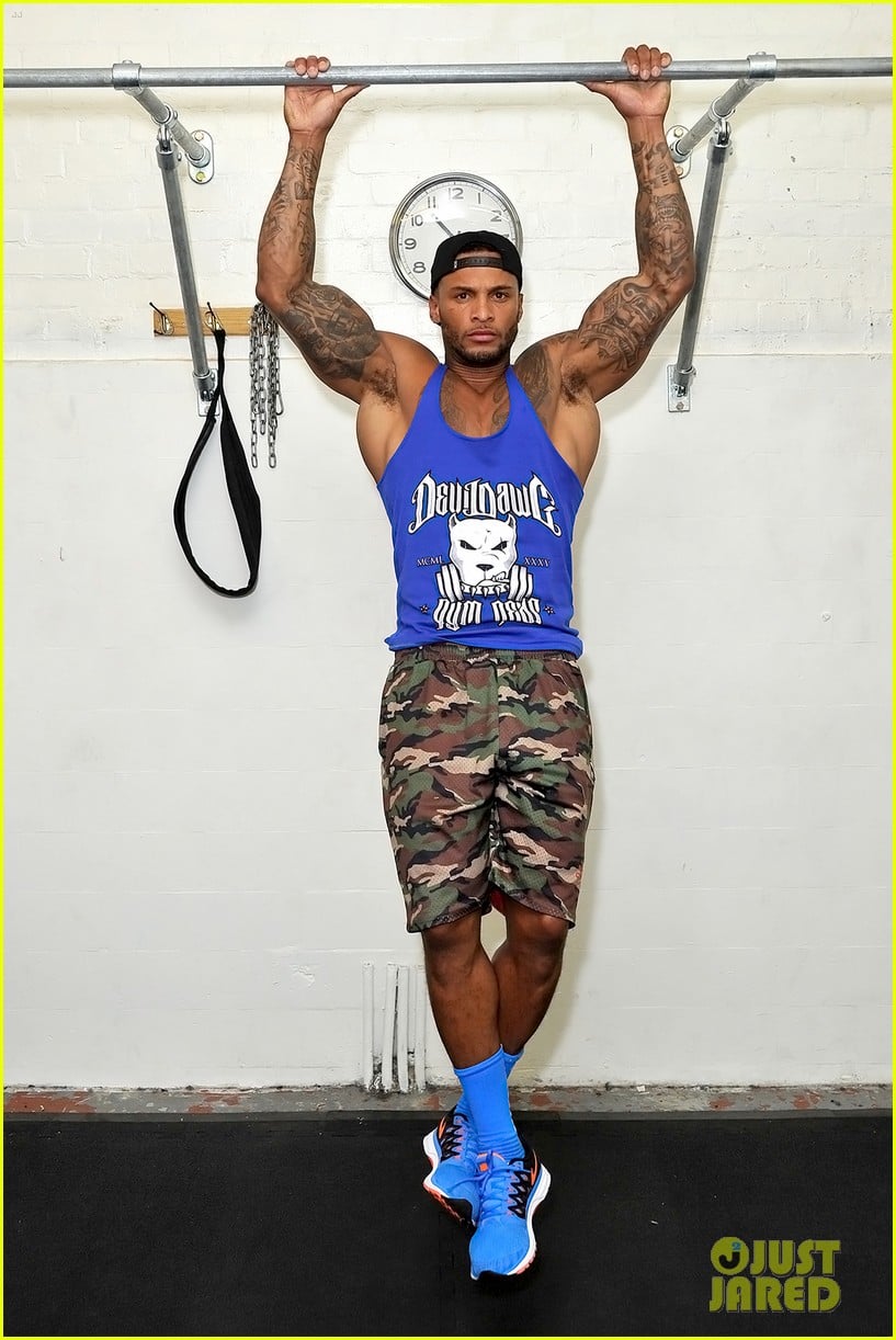 Kelly Brook's Ex Fiance David McIntosh Poses Shirtless & is Insanely ...