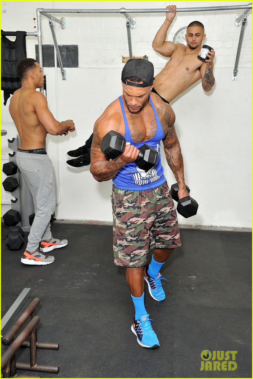 Kelly Brook's Ex Fiance David McIntosh Poses Shirtless & is Insanely ...