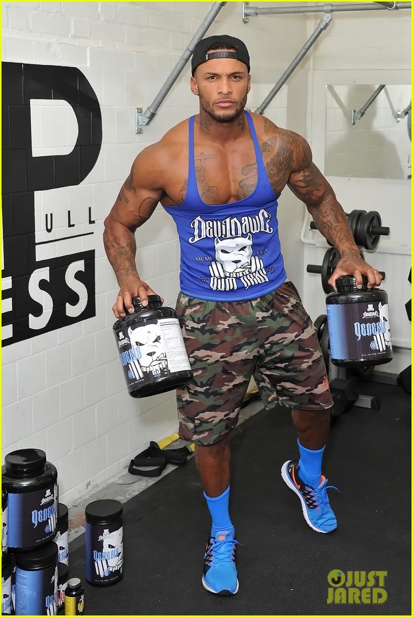 Kelly Brook's Ex Fiance David McIntosh Poses Shirtless & is Insanely ...