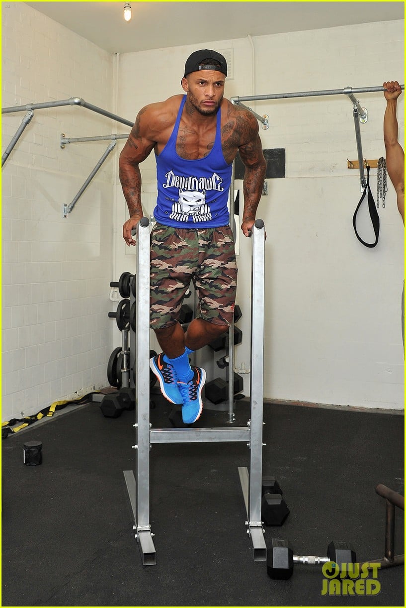 Kelly Brook's Ex Fiance David McIntosh Poses Shirtless & is Insanely ...
