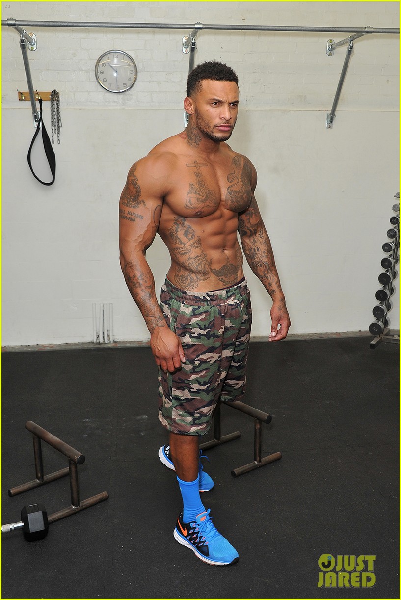Kelly Brook's Ex Fiance David McIntosh Poses Shirtless & is Insanely ...