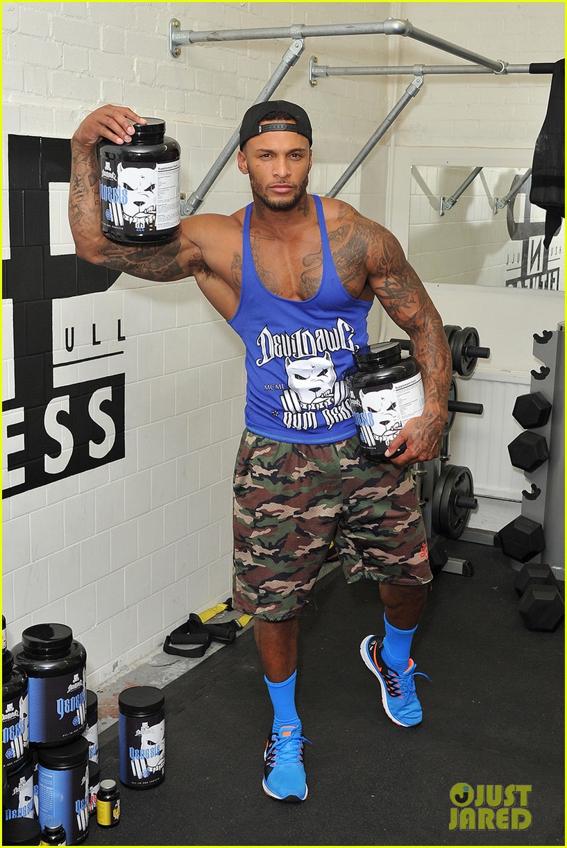Kelly Brook's Ex Fiance David McIntosh Poses Shirtless & is Insanely ...