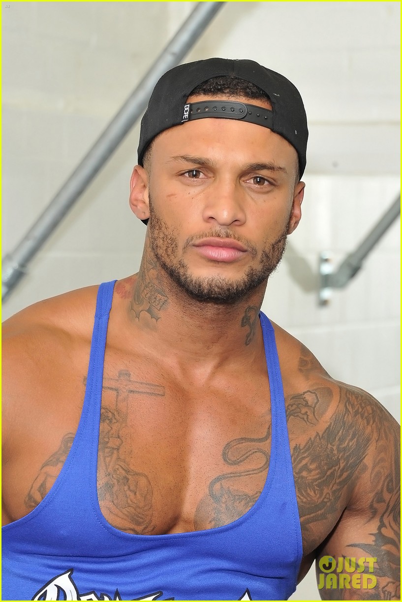 Kelly Brook's Ex Fiance David McIntosh Poses Shirtless & is Insanely Ripped!: Photo 3228640 ...