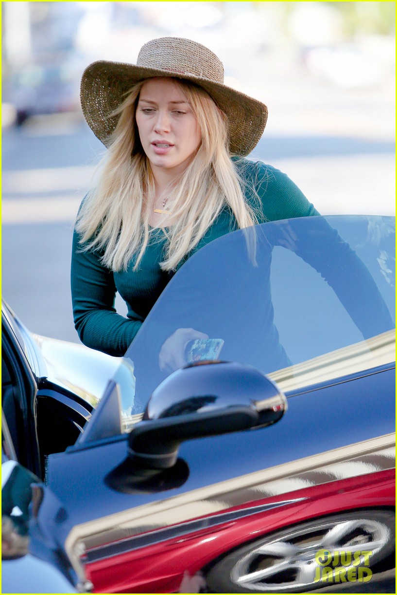 Hilary Duff is Feeling So Inspired By Competitive Skater Carley Elle ...