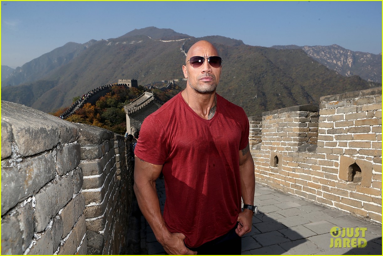 Dwayne Johnson Takes 'Hercules' to Crying Fans in Tokyo: Photo 3222531 ...