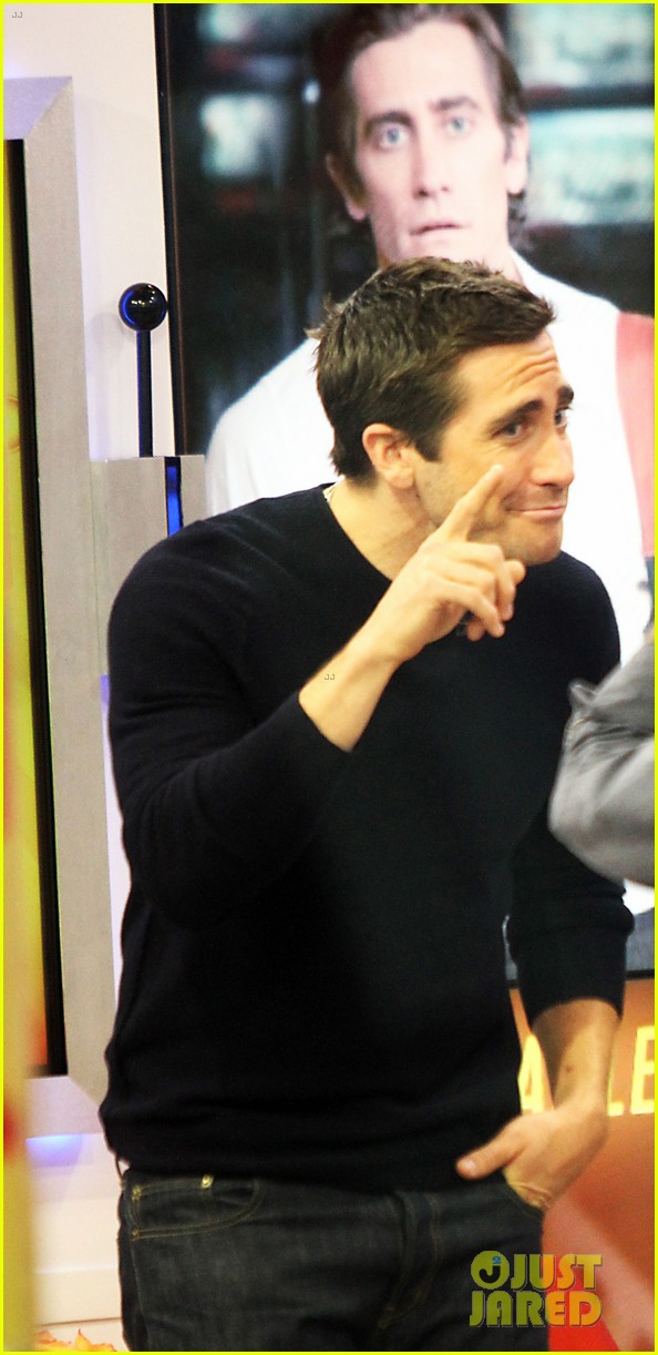 Jake Gyllenhaal Goes From Happy to Sad in One Day: Photo 3226936 | Jake ...
