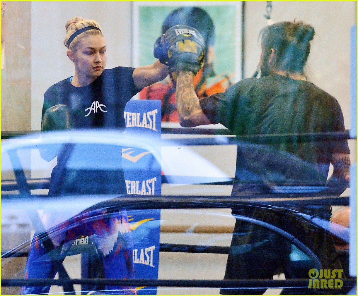 Gigi Hadid Puts Her Energy Into Boxing Workout: Photo 3216607 | Photos ...