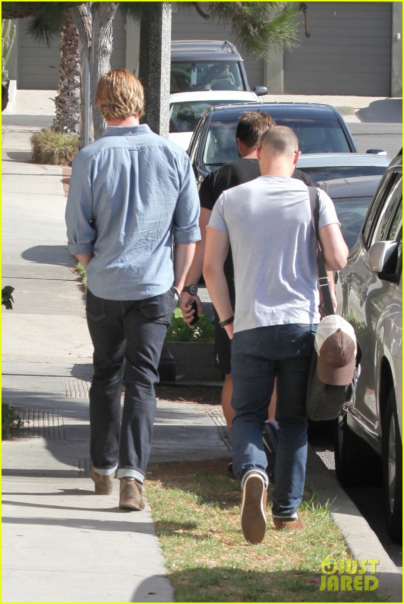 Chris Hemsworth Grabs Lunch with His Older Brother Luke!: Photo 3223140 ...